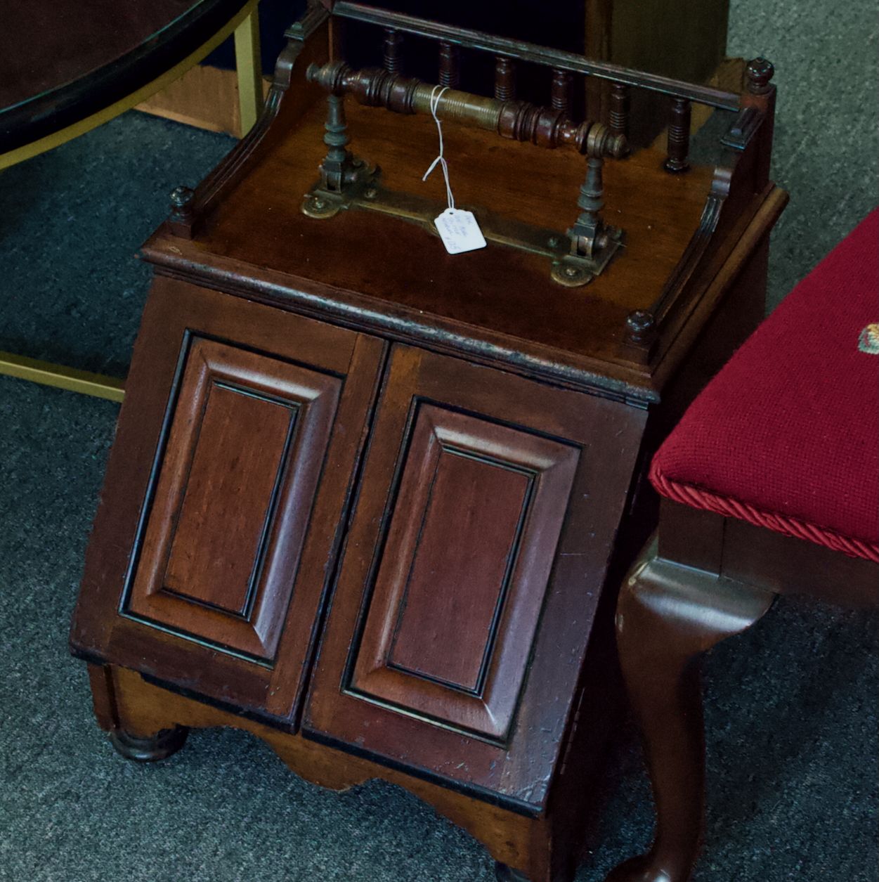 Antique coal scuttle w/ shovel