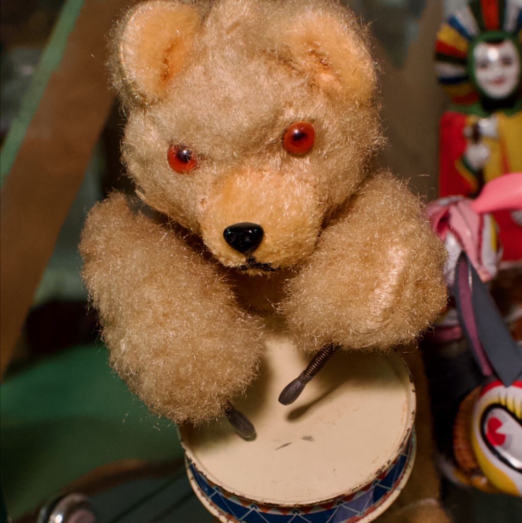 Carl wind up bear toy w/ drum