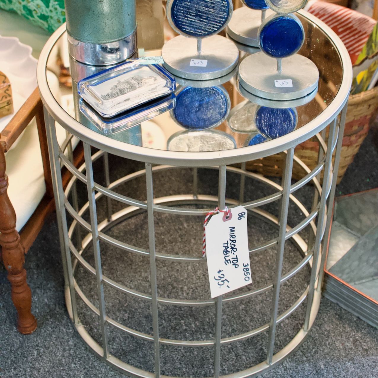 Mirror-top table