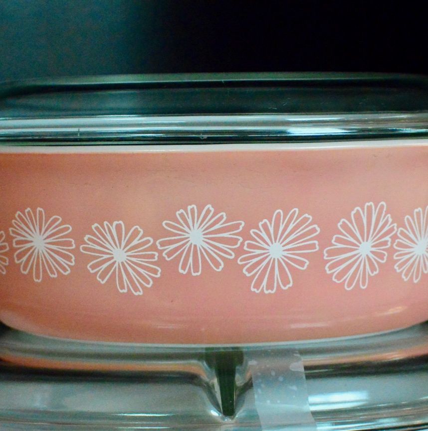 Pink Pyrex lidded casserole bowl / dish