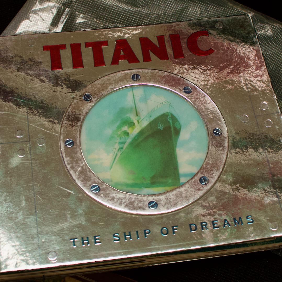 Titanic - The Ship of Dreams pop up book